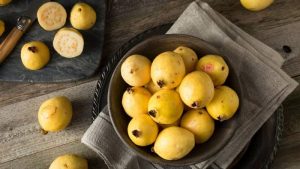 Do You Know How To Peel A Guava? – JustMexicanFood